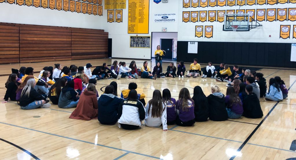 Students from Esperanza High Give Gifts to Every Student at Ruby Drive ...